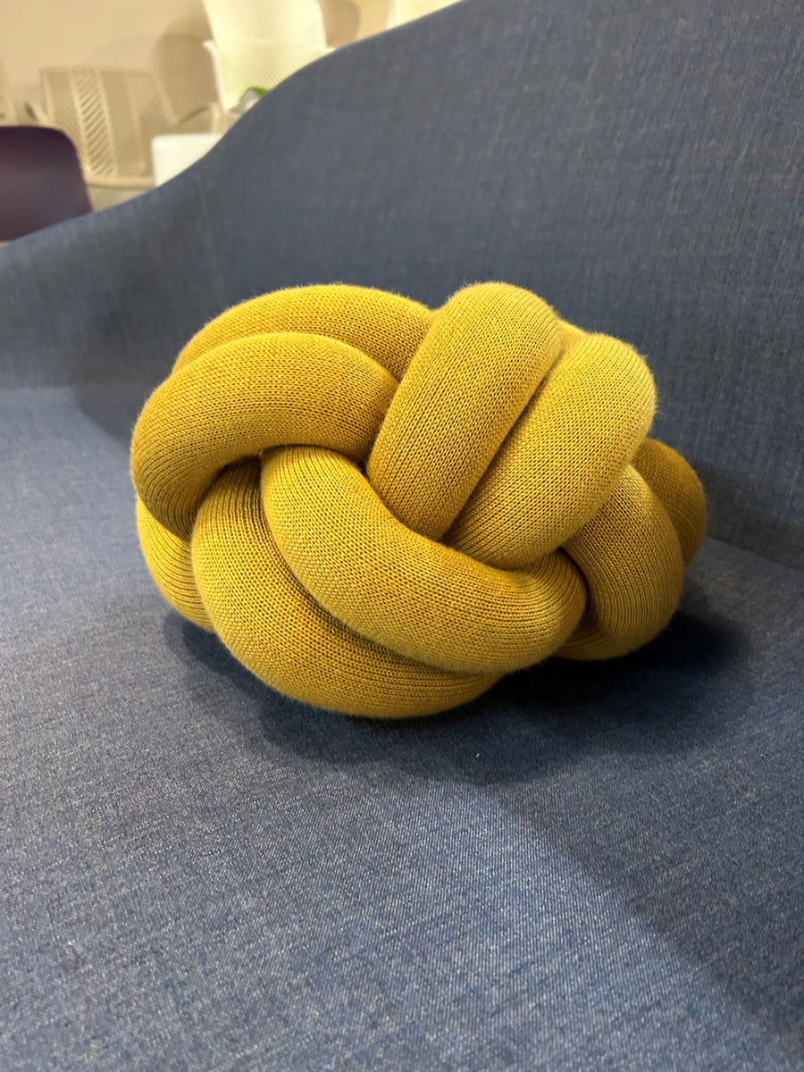 Knot Pillow – Elementos y Complementos